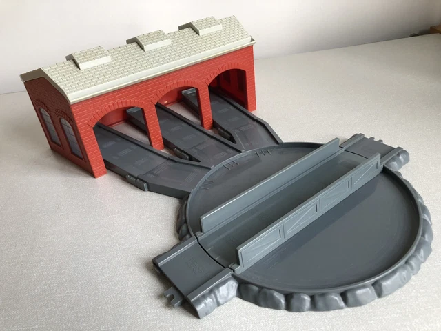 THOMAS THE TANK Engine ERTL Turntable And Engine Shed £9.99 - PicClick UK