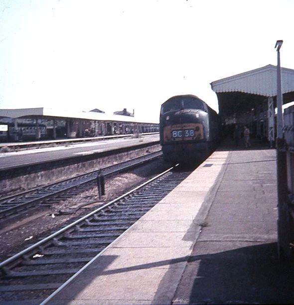 ORIGINAL COLOUR SLIDE of D812 BR Warship class diesel hydraulic loco £2 ...