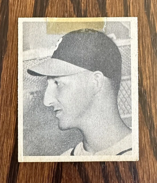 1948 BOWMAN ROOKIE Card #18 pour HOF Pitcher Warren Spahn. Pas de ...