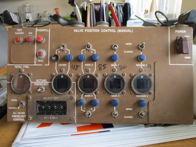 BOEING 747-400 UNDERWING Refueling Panel c/w guages and wiring loom £95 ...
