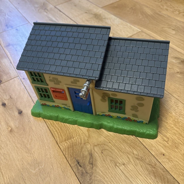 POSTMAN PAT TOYS Bundle Greendale Post Office Building SDS Toys Range £ ...