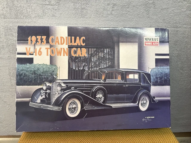 MINICRAFT 1933 CADILLAC V-16 Town Car 1/16th Scale Plastic Model Kit ...