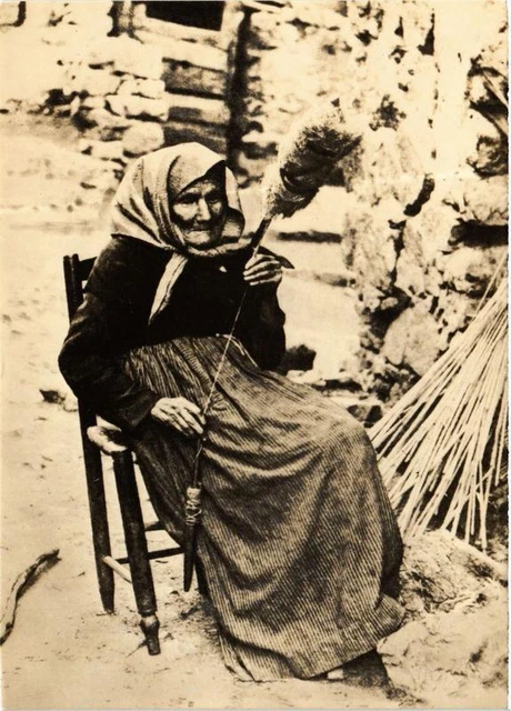 CPM SCENES AND Types Spinner FOLKLORE (752578) £6.08 - PicClick UK