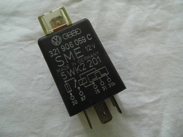 VW GOLF I MK1 GTI Relais Kraftstoffpumpe 321906059C 321 906 059 C ...