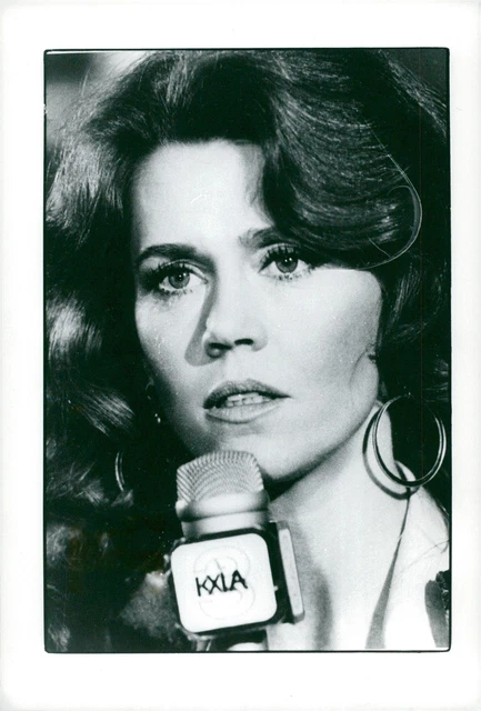 ACTRESS JANE FONDA in the movie "China's Syndrome" - Vintage Photograph 701570 £10.63 - PicClick UK