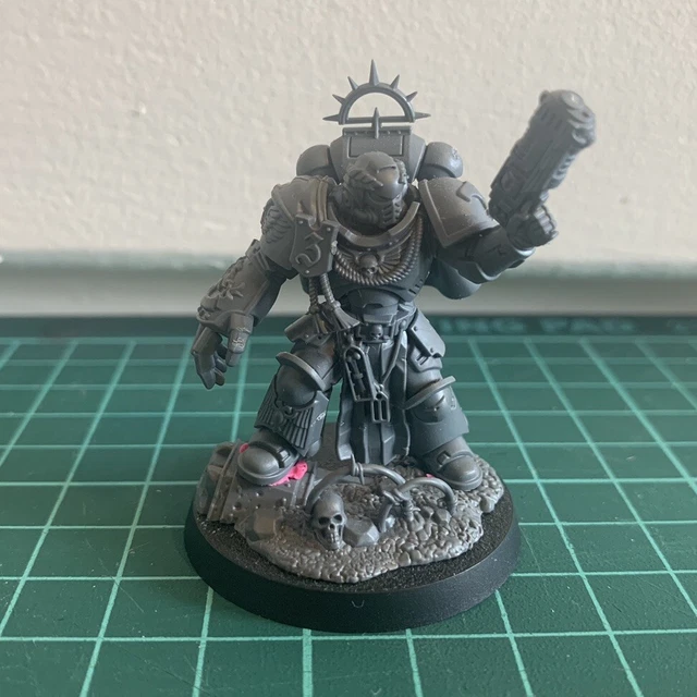 CAPTAIN MESSINIUS WARHAMMER 40k New Black library Space marines £5.00 ...