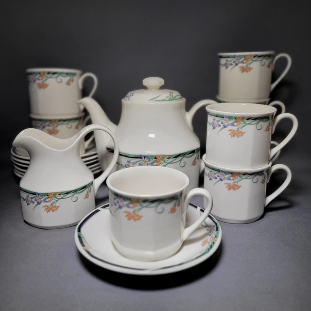 18 PIECE VINTAGE Royal Doulton Juno Tea Set - Teapot, Cups & Saucers £ ... 18 PIECE VINTAGE Royal Doulton Juno Tea Set - Teapot, Cups & Saucers £ ...
