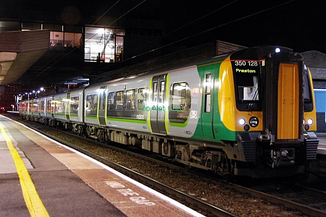 6X4 GLOSSY PHOTO BR Class 350 350128 @ Stafford c.2008 £1.10 - PicClick UK