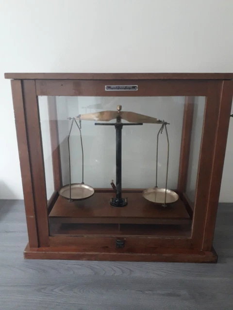 GRIFFIN & GEORGE Vintage Set Of Laboratory Scales In Large Glass Case £ ...
