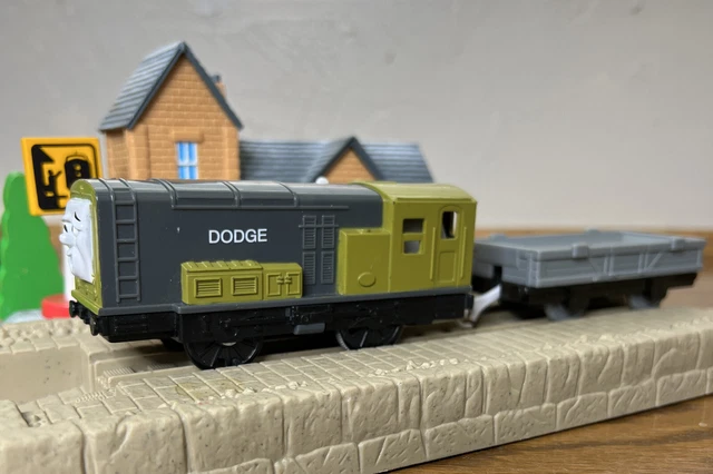 THOMAS & FRIENDS TrackMaster Dodge Motorized Train Engine Flatbed Cargo ...