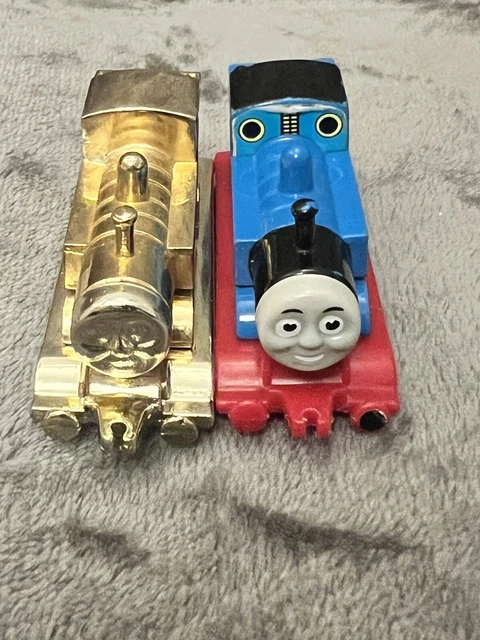 THOMAS THE TANK Engine Gold 50th Anniversary Edition & Normal Thomas ...