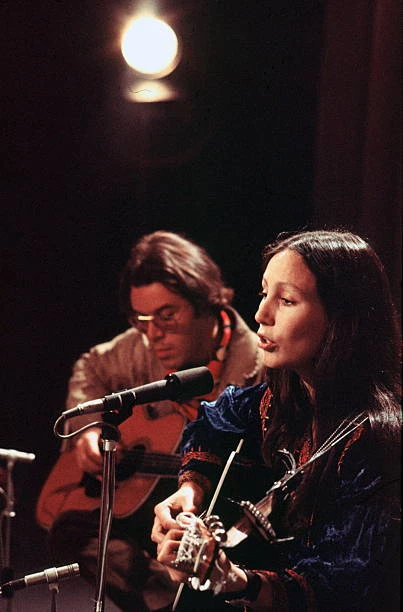 AMERICAN FOLK SINGER And Guitarist Julie Felix 1 Old Music Photo $9.00 ...