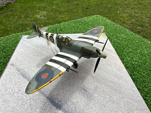 CORGI LEGENDS SPITFIRE LF IX - MK392 Wing Commander Johnnie Johnson ...