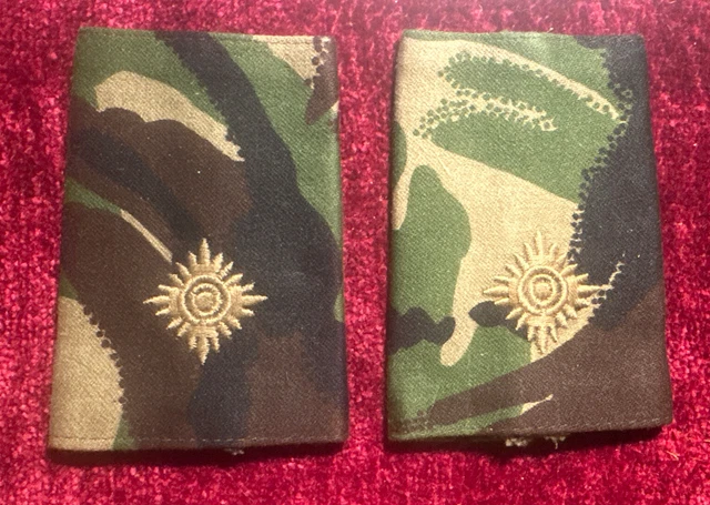 BRITISH ARMY EPAULETTES 2nd Lieutenant Pip Rank Slides Military £3.99 ...