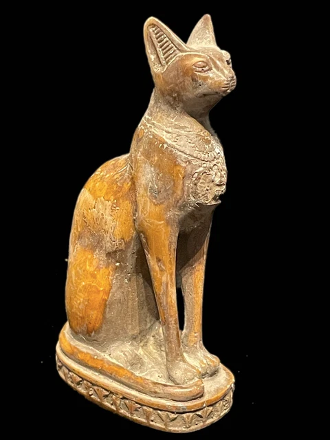 LARGE ANCIENT EGYPTIAN CAT STATUE DEPICTING THE GOD BASTET - 664 ...