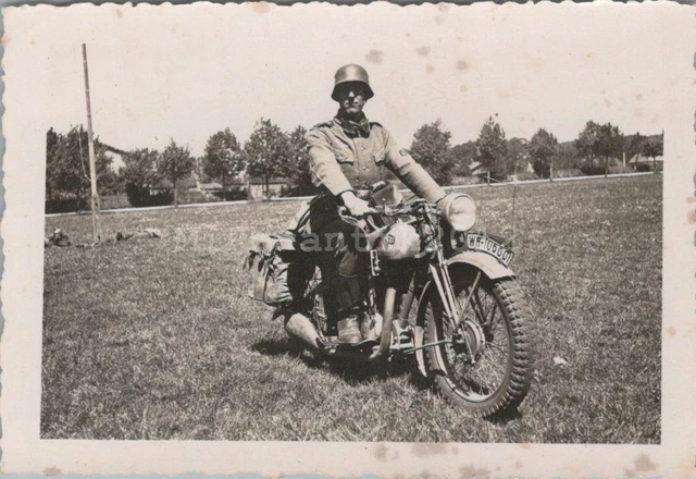 FOTO, WK2, KRADMELDER mit Stahlhelm und Krad NSU (N)50214 EUR 9,90 ...
