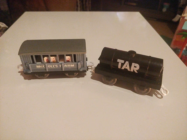 THOMAS THE TANK Engine Trackmaster Tar and Animal Carriage Bundle ...