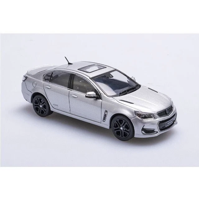 1:43 HOLDEN VF II Commodore SSV Redline -- Nitrate Silver -- Biante £60 ...
