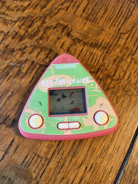 VINTAGE GRANDSTAND ELECTRONIC Game UFO Challenge Hand Held Triangle ...