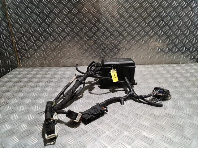 FORD TRANSIT FUSEBOX Engine Bay 2.2 Diesel MK7 OEM 2009 6C1T-14A067-AA ...