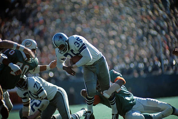 SUPER BOWL VI, Dallas Cowboys Calvin Hill in action vs Miami - 1972 Old ...