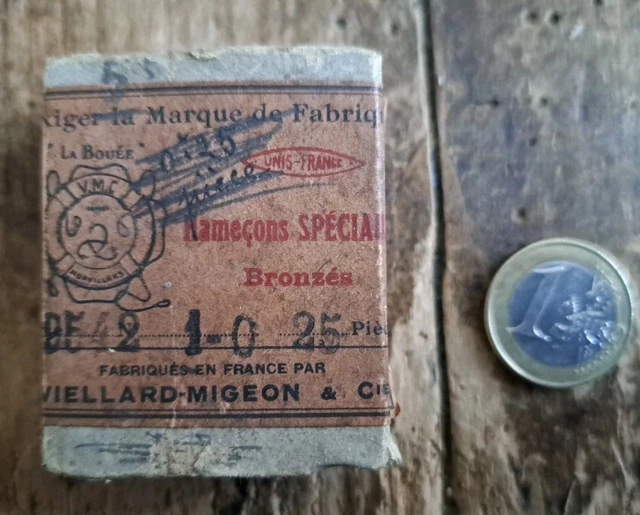 ANCIENNE BOITE PLEINE D'hameçons. Viellard Migeon. La Bouée EUR 5,00 ...
