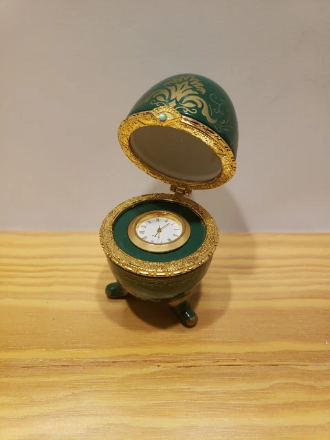 WORKING! VINTAGE AVON Emerald Green Gold Porcelain Footed Egg clock ...