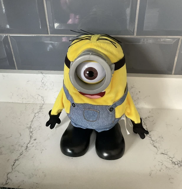 DESPICABLE ME MINION Stuart Tumbling Farting Laughing Talking Figure ...