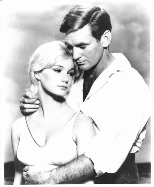 1960'S THE TIME MACHINE traveler embraces Weena b/w 8x10 portrait £5.57 ...