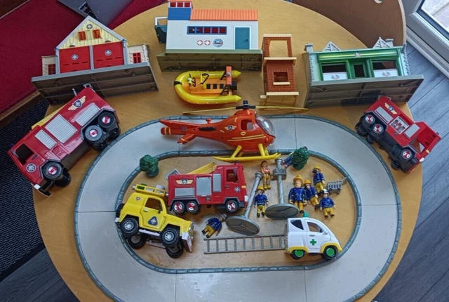 FIREMAN SAM FIGURES Toys Vehicles Shop, Fire Station, Lifeboat Station ...