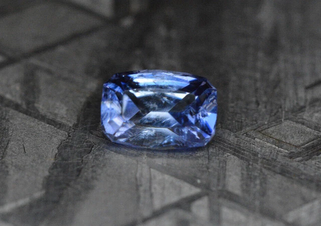 BENITOITE 0,36 KARAT, California State Gem Mine, Santa Rita Peak ...