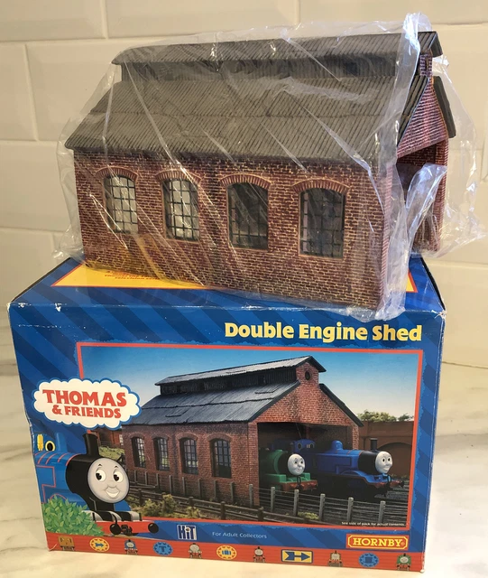 HORNBY THOMAS & Friends R9222 Double Engine Shed Boxed Mint Condition ...
