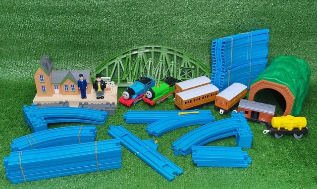 THOMAS THE TANK Tomy Trackmaster Track Train Set engines stations £35. ...