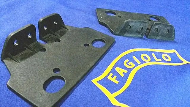 FANALE TARGA FIAT-OM-IVECO RIMORCHIO TRATTORE solo STAFFA PLASTICA 2pz ...