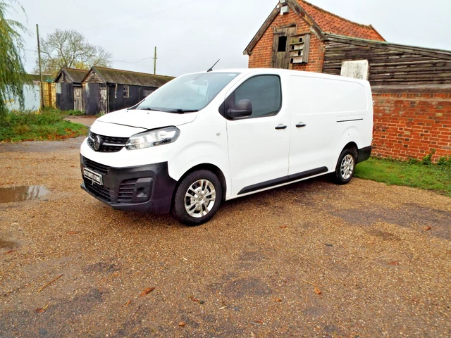 VAUXHALL VIVARO DYNAMIC Lwb 70 Reg Only 53K Very Minor Damaged Salvage ...