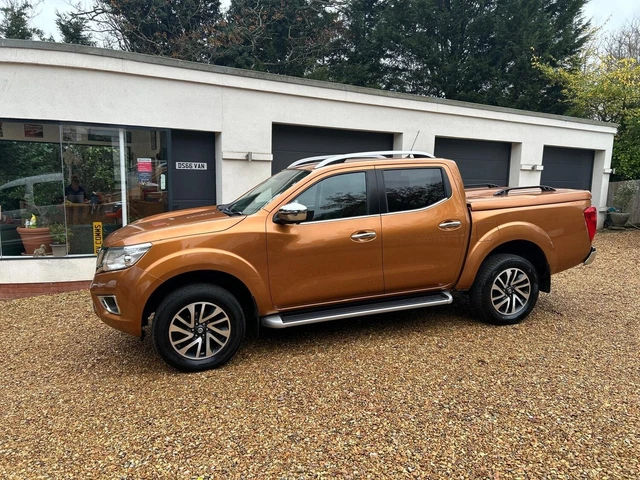 2019 NISSAN NAVARA Double Cab Pick Up Tekna 2.3dCi 190 4WD Auto PICK UP ...