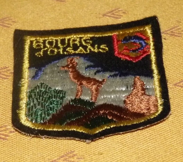 ANCIEN ÉCUSSON À coudre feutre brodé blason Bourg d'Oisans neuf Vintage patch EUR 5,00 - PicClick FR