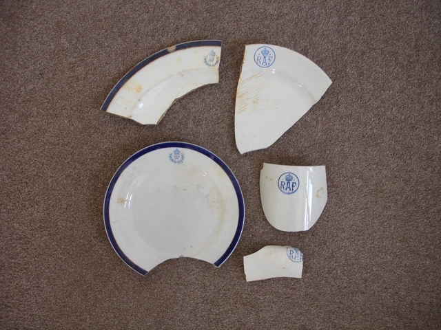 WORLD WAR II Relics - R.A.F. (RAF) Crockery Segments, British - UK ...