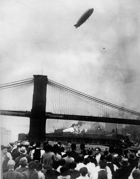 THE AIRSHIP ZEPPELIN over New York Spectators front of Brooklyn Br- Old ...