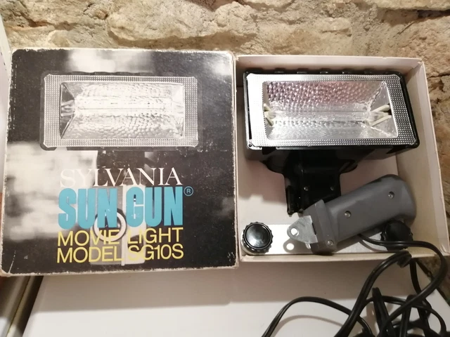 ANCIENNE LAMPE POUR Cine-caméra SYLVANIA SUN GUN dans sa boite ...