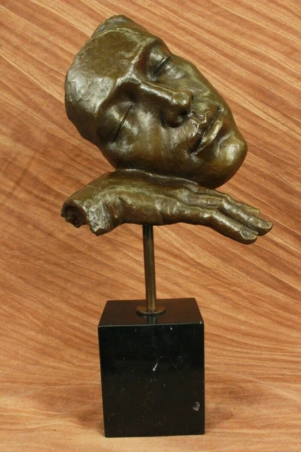 SCULPTURE FIGURE EN Bronze De L'Homme Reposant De Salvador Dali Art ...