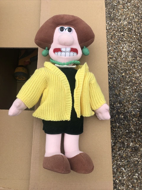 WENDOLINE WALLACE AND Gromit Soft Toy GREAT CONDITION Born To Play £6. ...