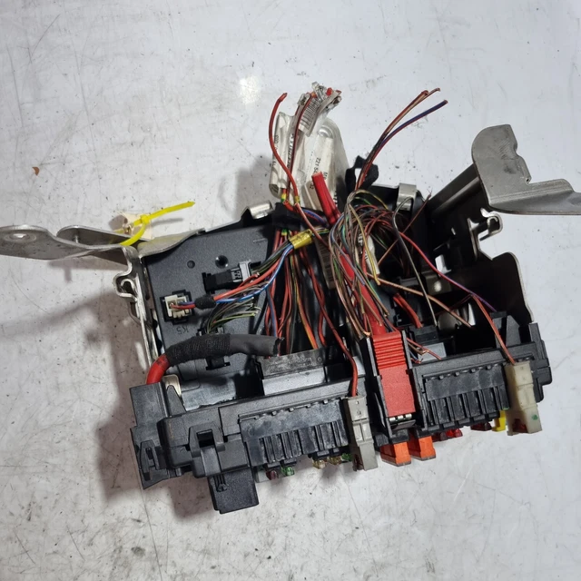 MB S CLASS W221 Rear Fuse Relay Box SAM Control Unit A2215403550 ...