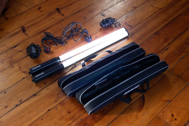 APUTURE AMARAN T2C RGBWW Full-Color LED Tube Light RGB Light Wand Stick ...