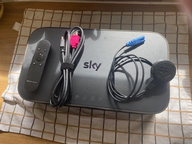 SKY SOUNDBOX SPEAKER With Devialet Remote Control (BF60187C000753 ) £52 ...