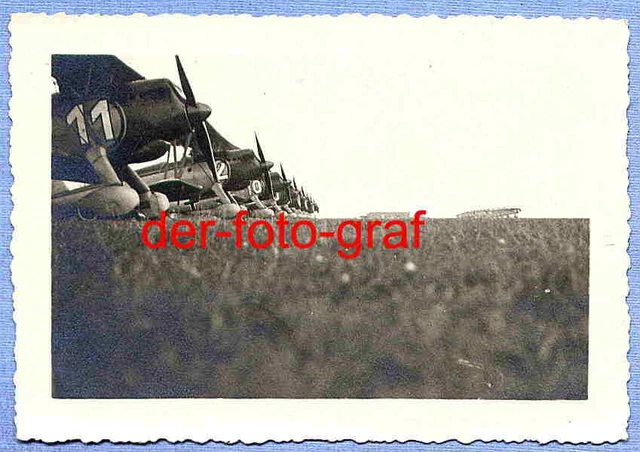 FOTO, LUFTWAFFE, FLUGZEUG, Doppeldecker, in Reihe, 1940 EUR 14,39 ...
