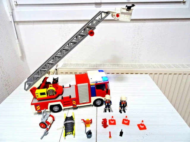 PLAYMOBIL CAMION DE Pompier Grande Echelle Avec Gyrophare + Personnages ... PLAYMOBIL CAMION DE Pompier Grande Echelle Avec Gyrophare + Personnages ...