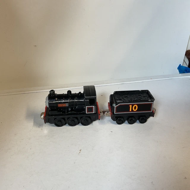 DOUGLAS TRAIN THOMAS & Friends Treno magnetico con tender 2010 Mattel ...