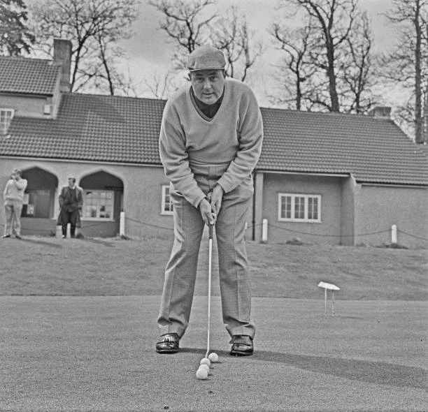 ENGLISH GOLFER ROSS Whitehead at the Martini golf tournament 1960s OLD ...