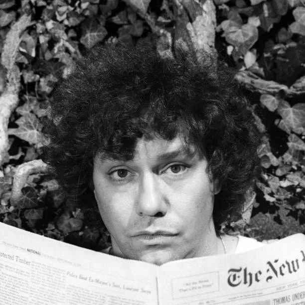 AMERICAN COMEDIAN ACTOR Lewis Black poses for a September 1991 por ...